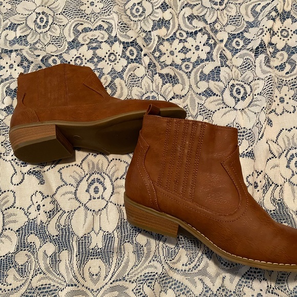 Universal Thread | Shoes | Booties | Poshmark